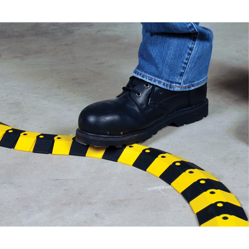 Ultratech 1800 Ultra-Sidewinder® Cable Protection System - Small, 39.5 ...