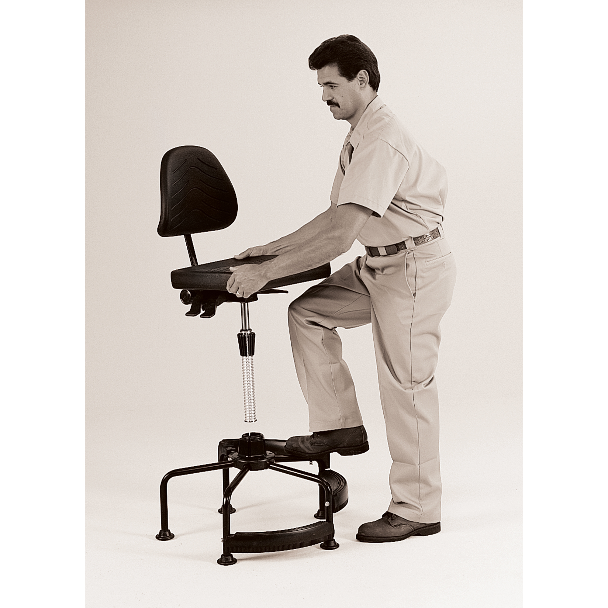 SAFCO Industrial Stool FC680 ( 5120) | Shop Industrial Stools | TENAQUIP