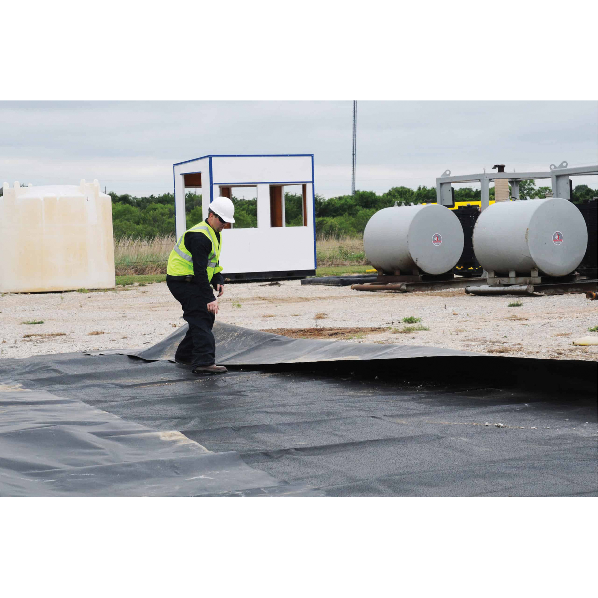 Ultratech 8886 Ultra-Containment Wall® M2 Containment Wall 26' x 66' Liner